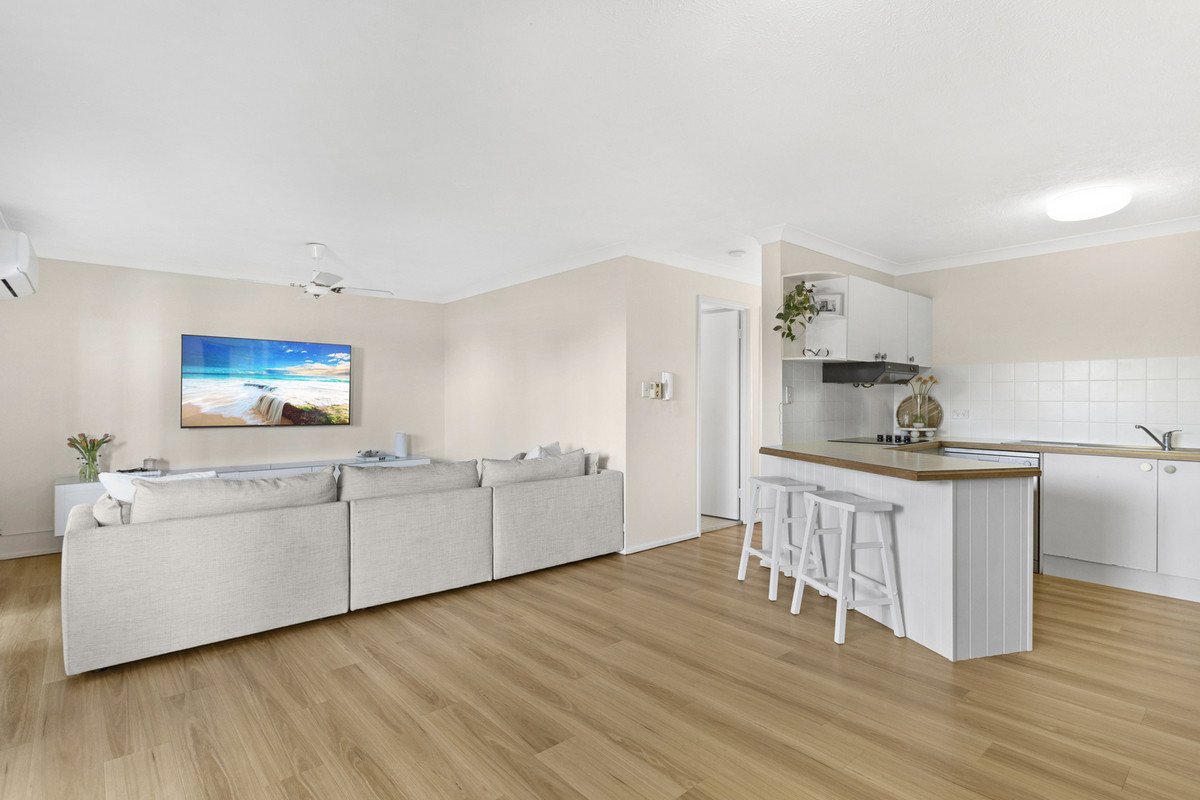 2/13 Christina Court, Mermaid Waters QLD 4218