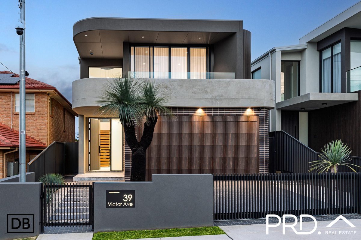 39 Victor Avenue, PICNIC POINT NSW 2213
