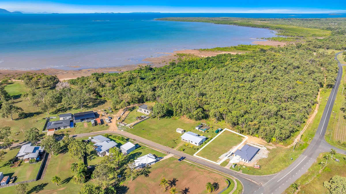 4 Power Boulevard, MIDGE POINT QLD 4799