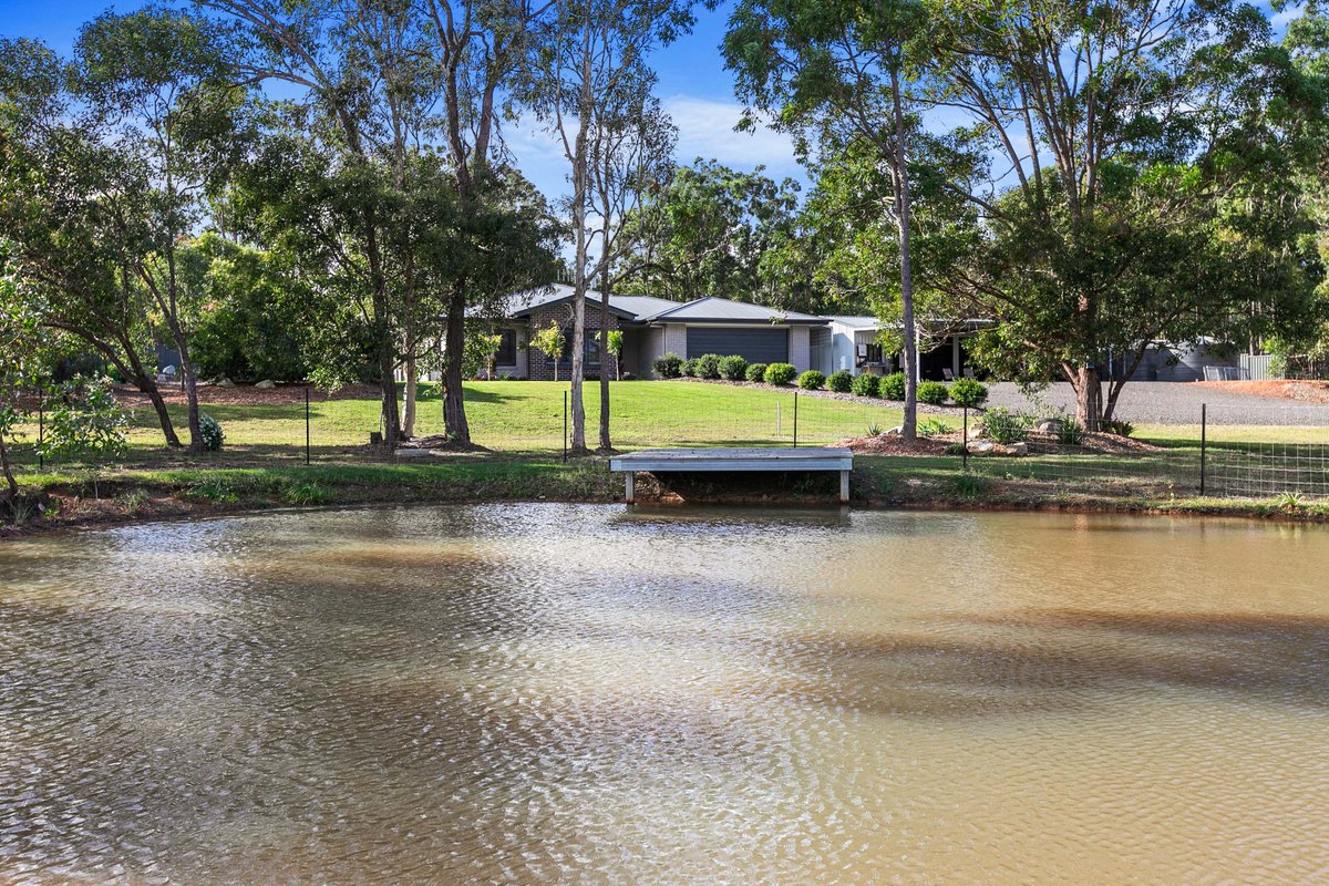 61 Dunmall Drive, OAKHURST QLD 4650