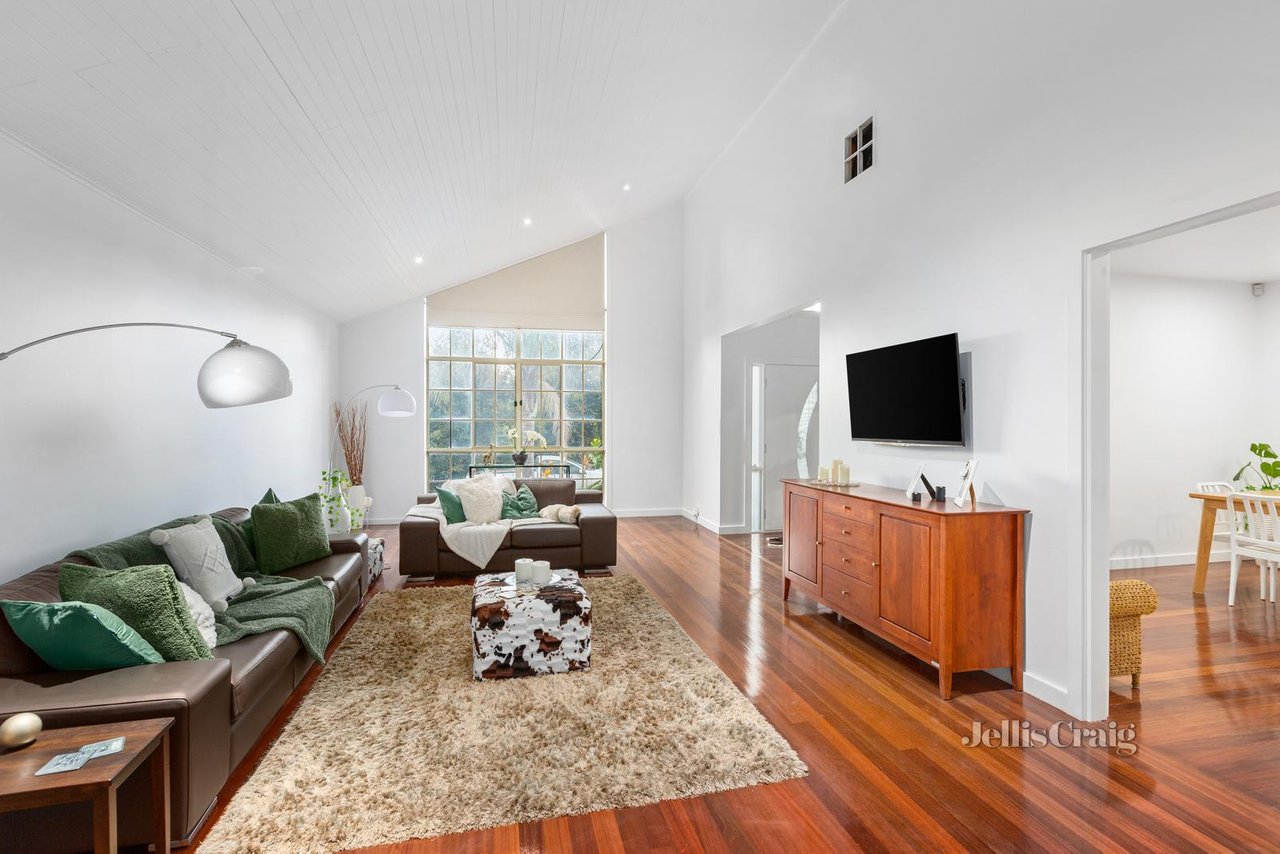 15 Clement Court, Mill Park, VIC 3082 - House for Sale