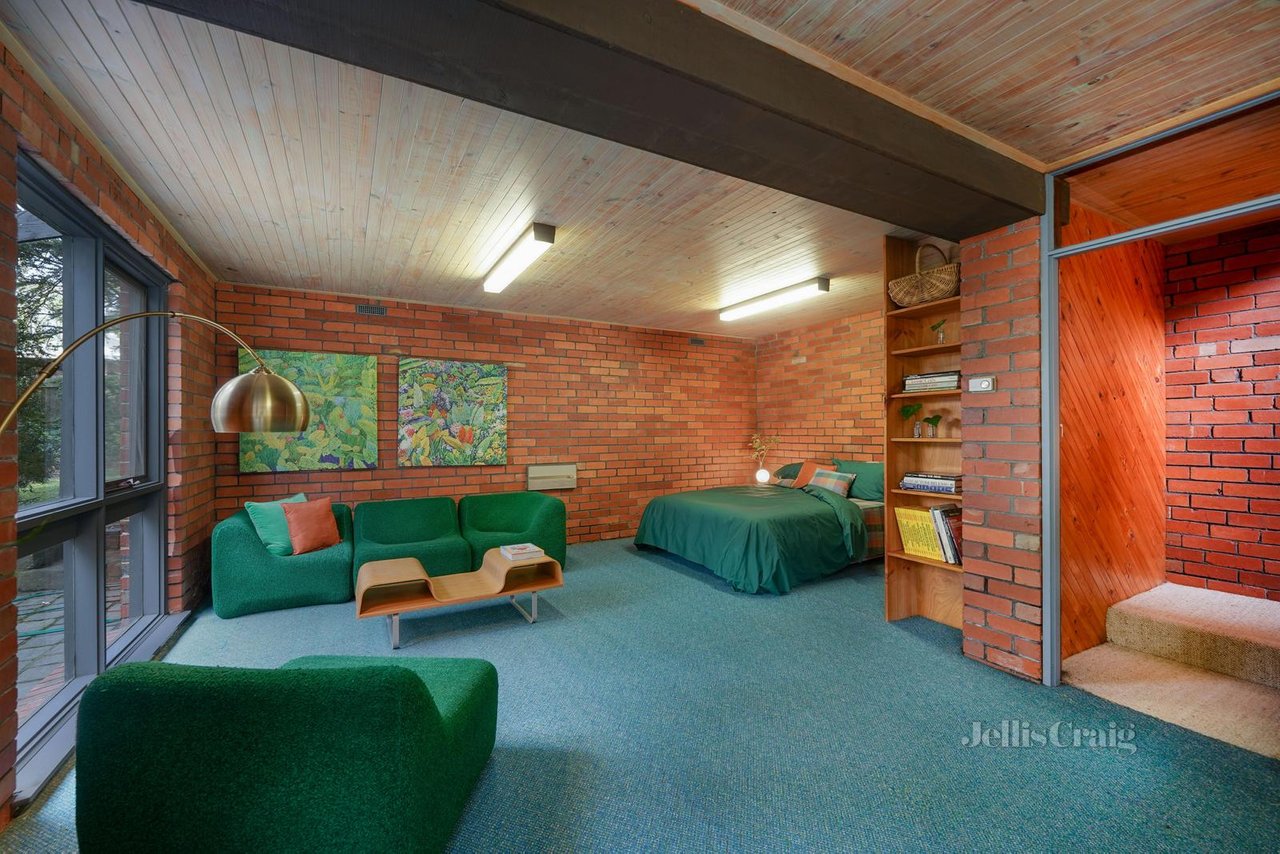 4-6 Brian Road, Woodend, VIC 3442 - House for Sale