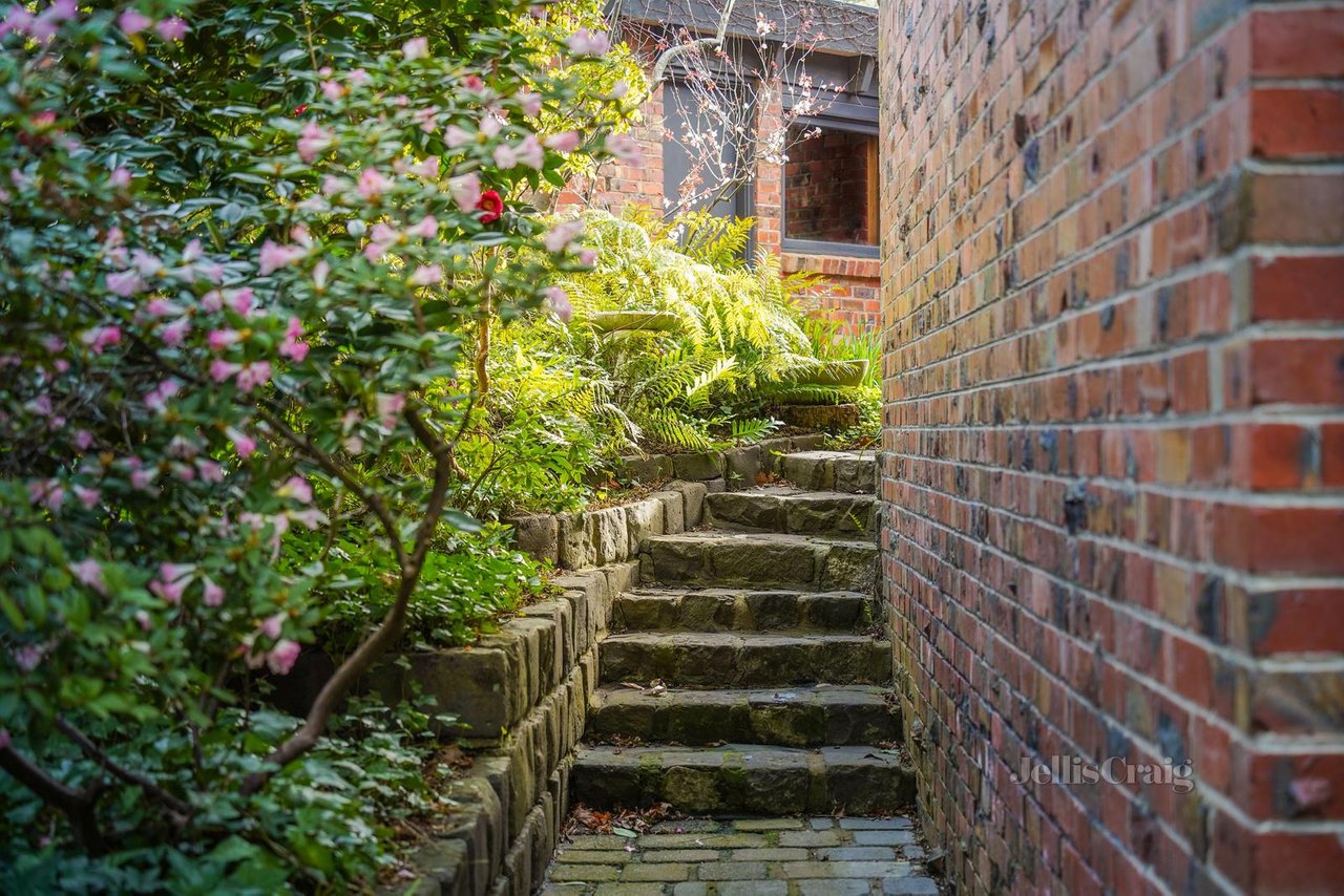 4-6 Brian Road, Woodend, VIC 3442 - House for Sale