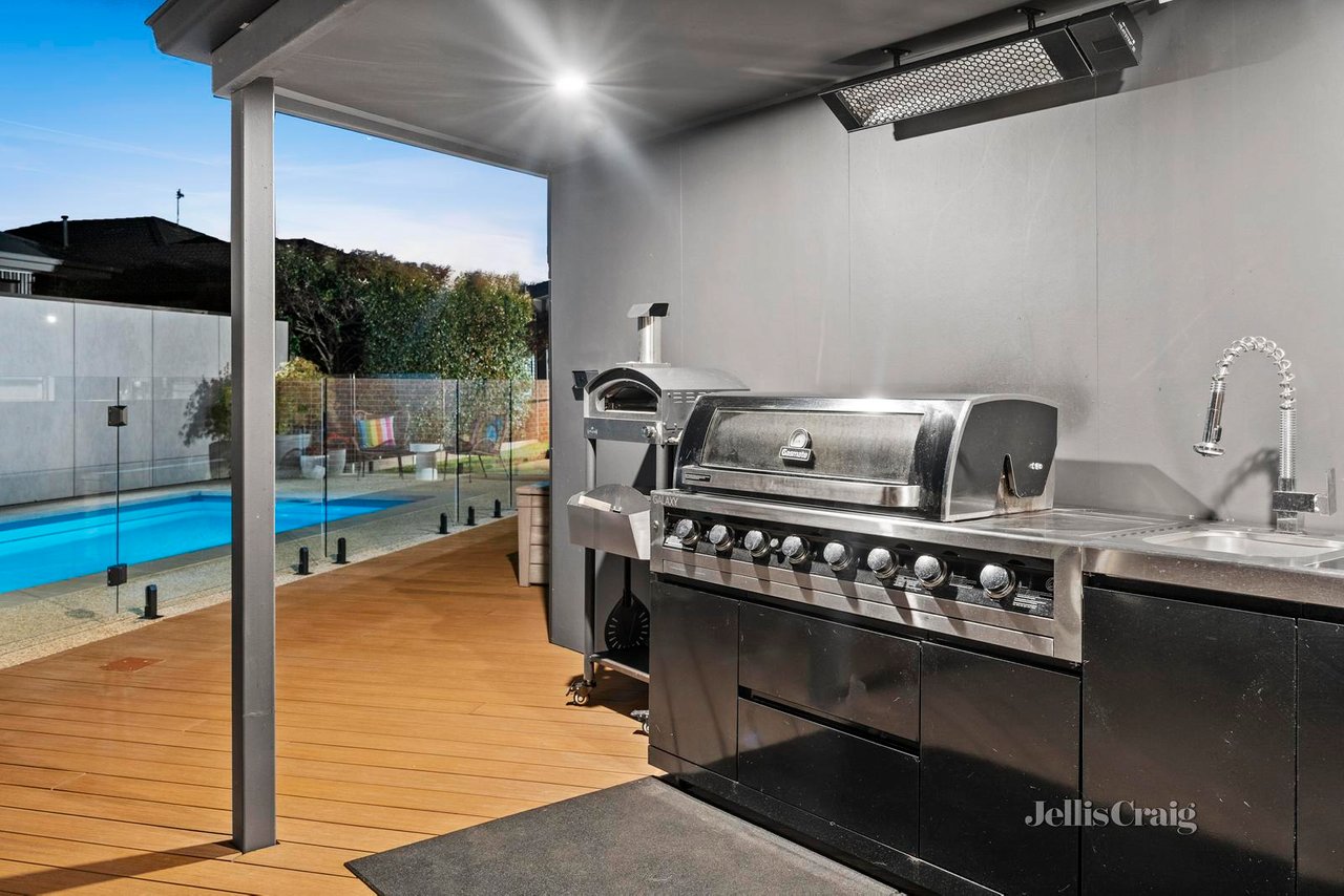 6 Pemberton Place, Miners Rest, VIC 3352 - House for Sale