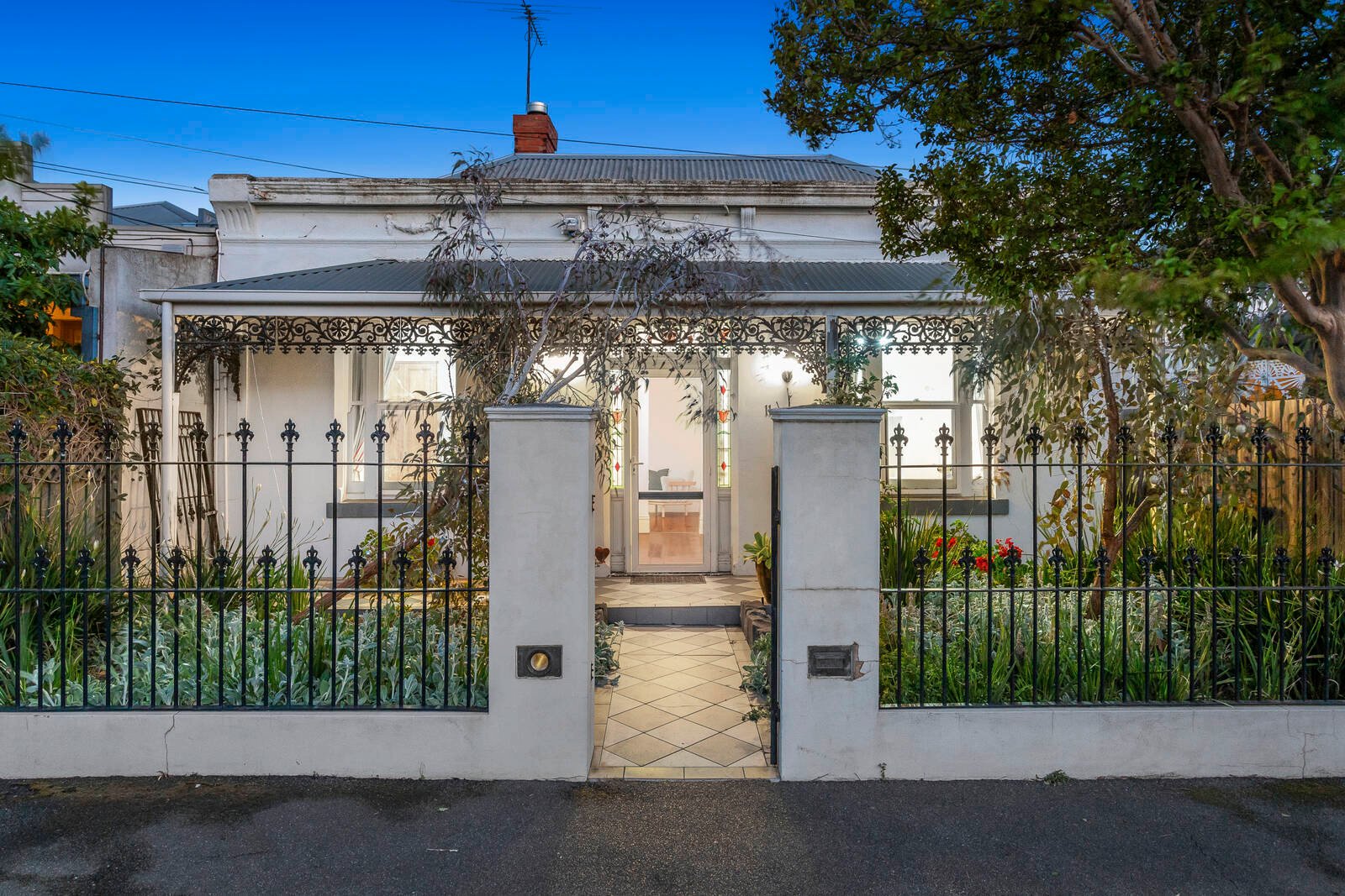 11 Edward Street, Seddon VIC 3011 - Buxton 2021