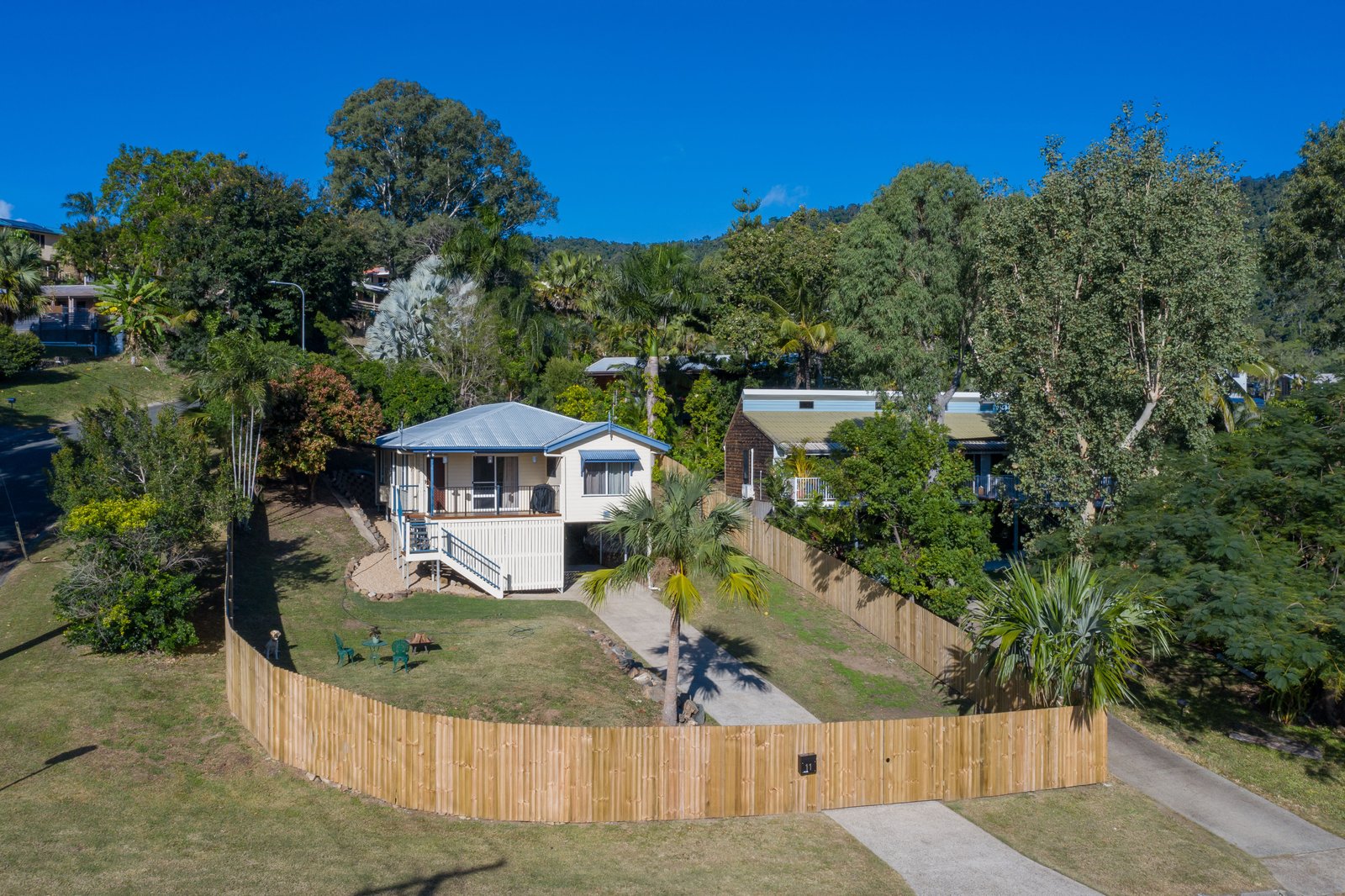 11 Wambiri Street CANNONVALE QLD 4802