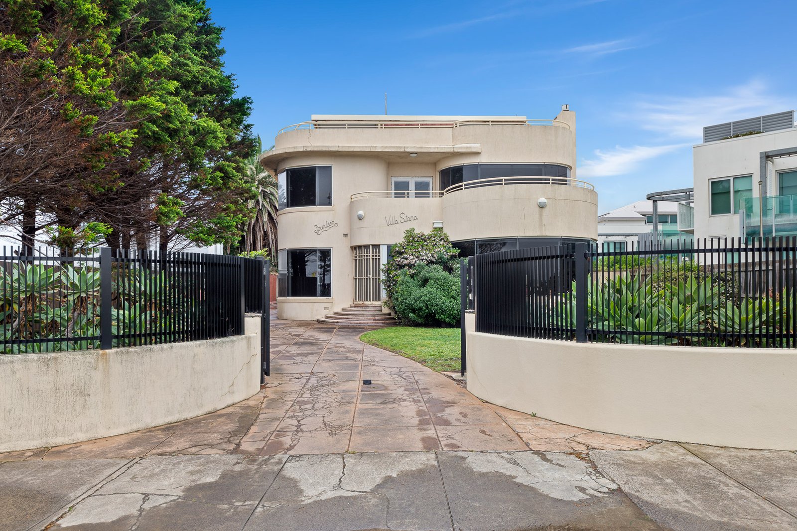 14 Beach Road, Hampton VIC 3188 - Buxton 2022