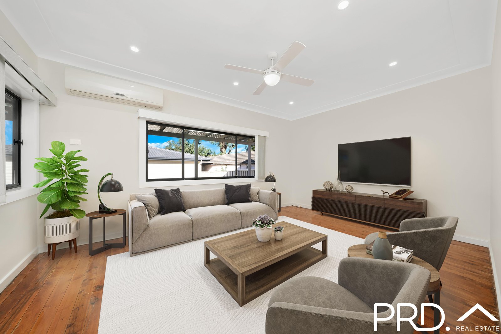 15 Singleton Avenue, EAST HILLS NSW 2213
