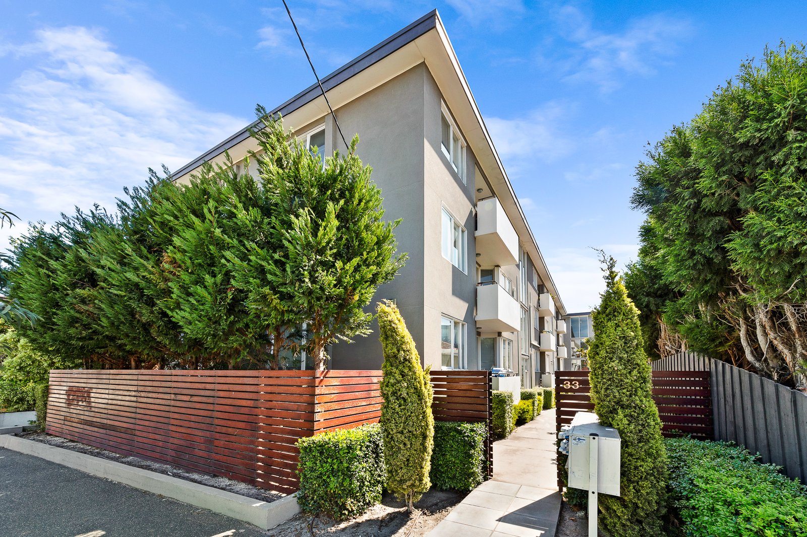 17/33 Hotham Street, ST KILDA EAST VIC 3183 - Buxton 2020