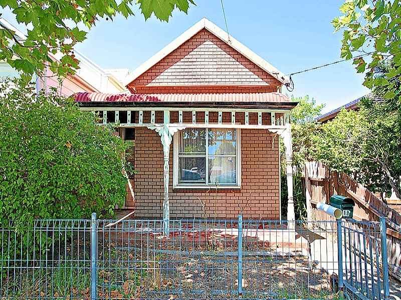 19 Hamilton Street, SEDDON VIC 3011 - Buxton 2024