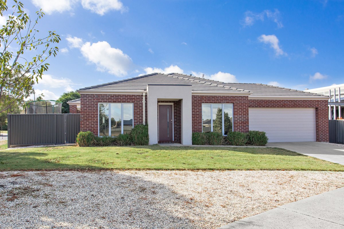 19 Wensleydale Drive, ALFREDTON VIC 3350 - Buxton 2023