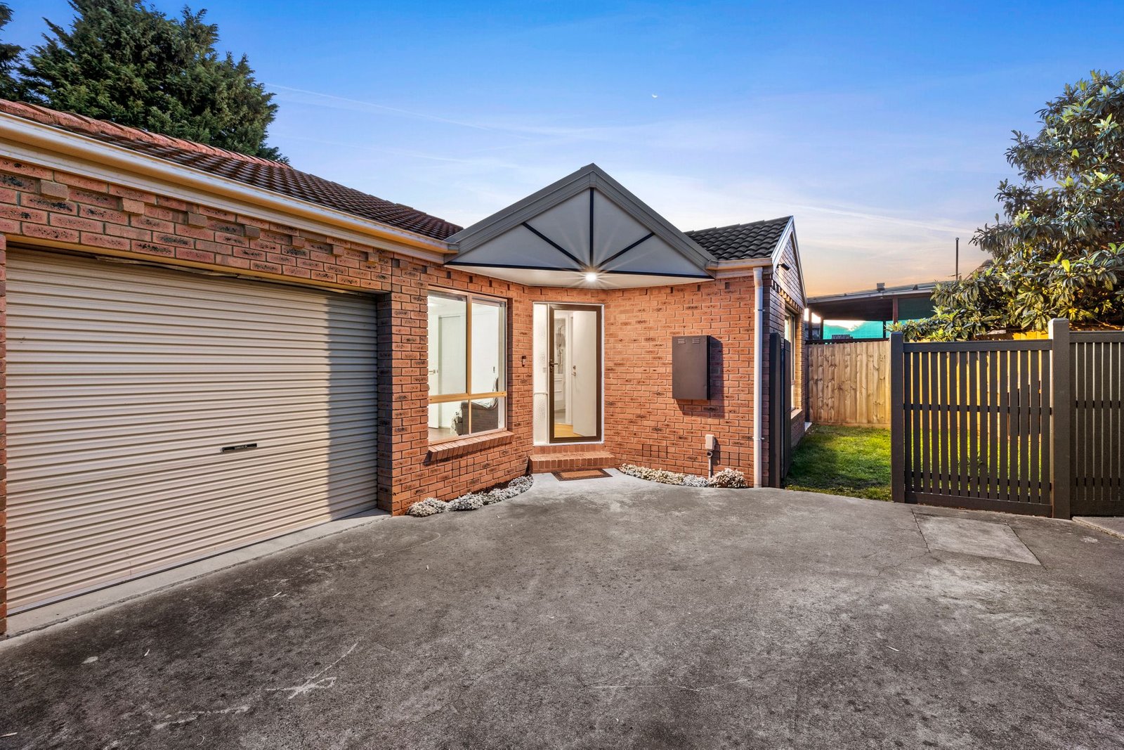 2/14 Rosemary Street, CHADSTONE VIC 3148 - Buxton 2023