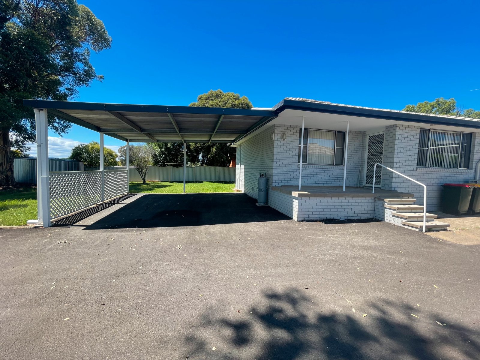 2/20 Harrier Parade, TAMWORTH NSW 2340