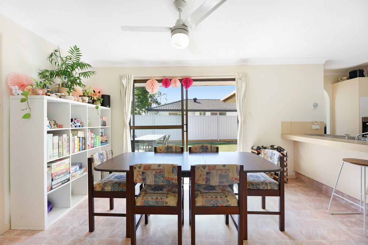 31 Lakeridge Drive, Varsity Lakes QLD 4227