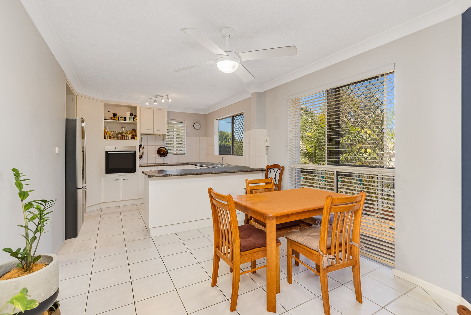 3/241 Golden Four Drive, BILINGA QLD 4225