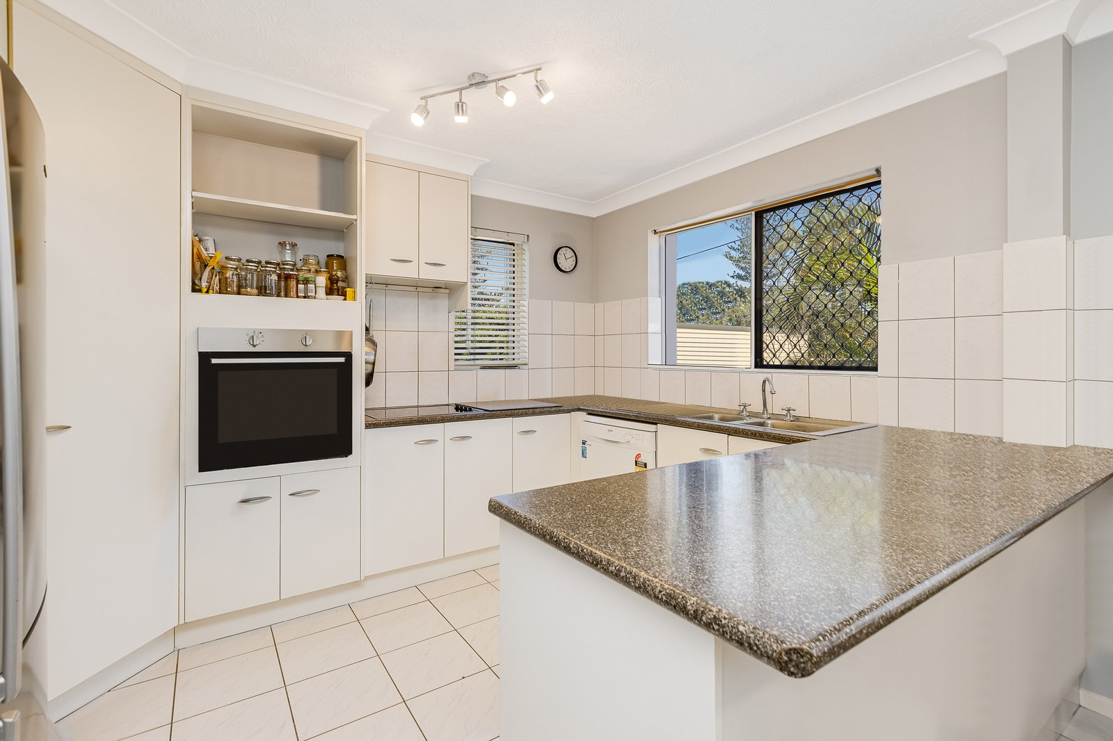 3/241 Golden Four Drive, BILINGA QLD 4225