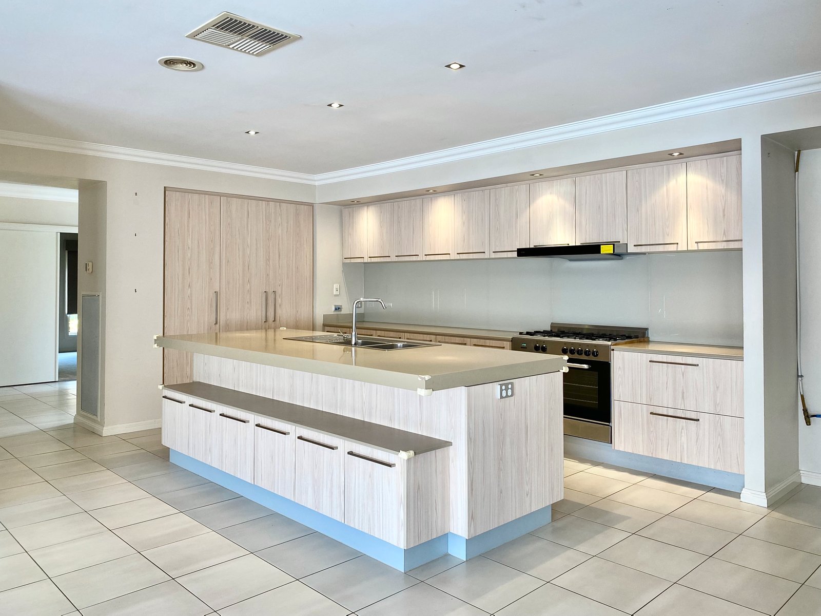 8 Fenton Street, HUNTINGDALE VIC 3166 - Buxton 2024