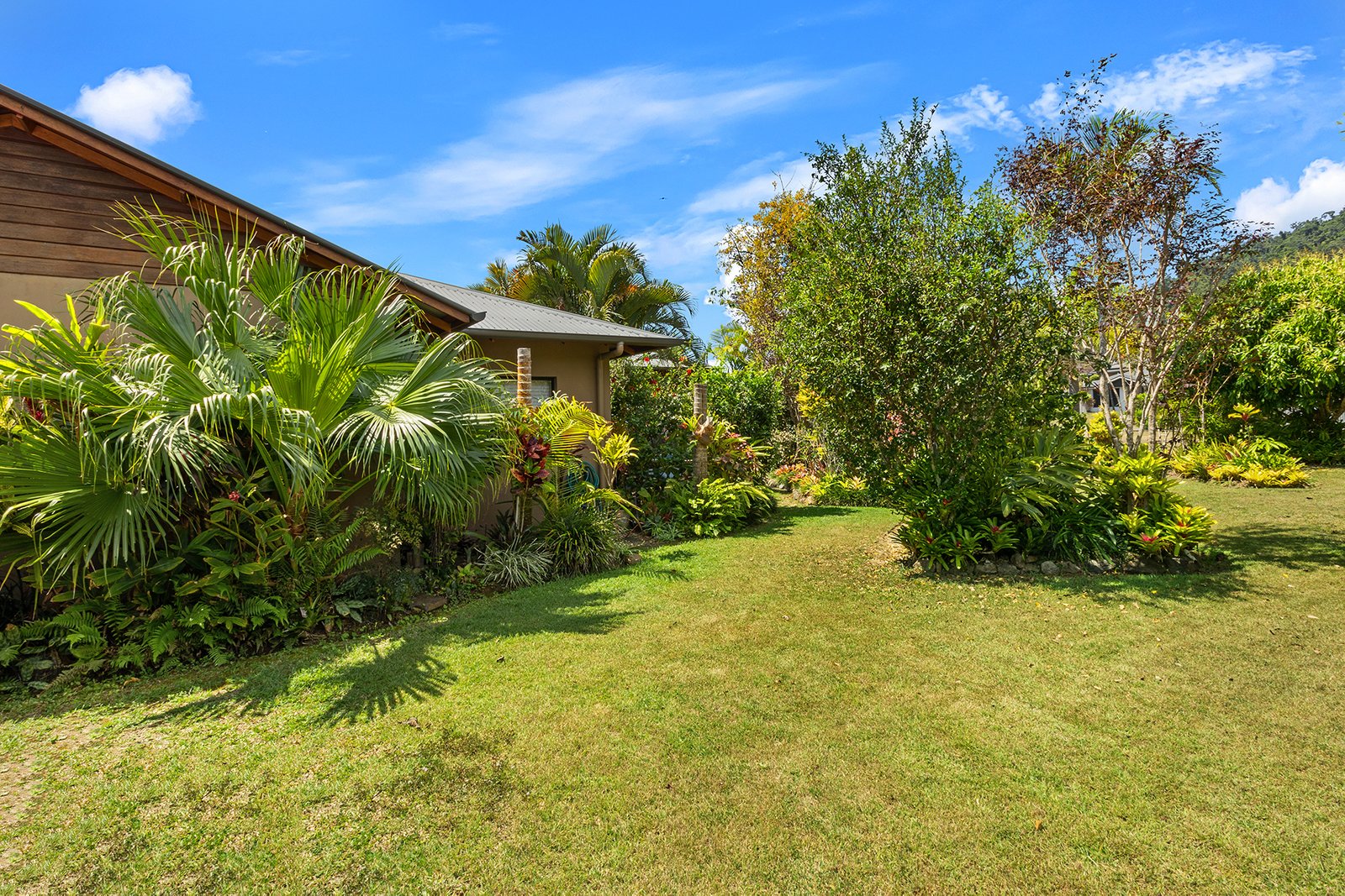 94 Abell Road CANNONVALE QLD 4802
