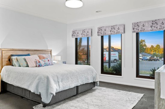 6 Pemberton Place, Miners Rest, VIC 3352 - House for Sale
