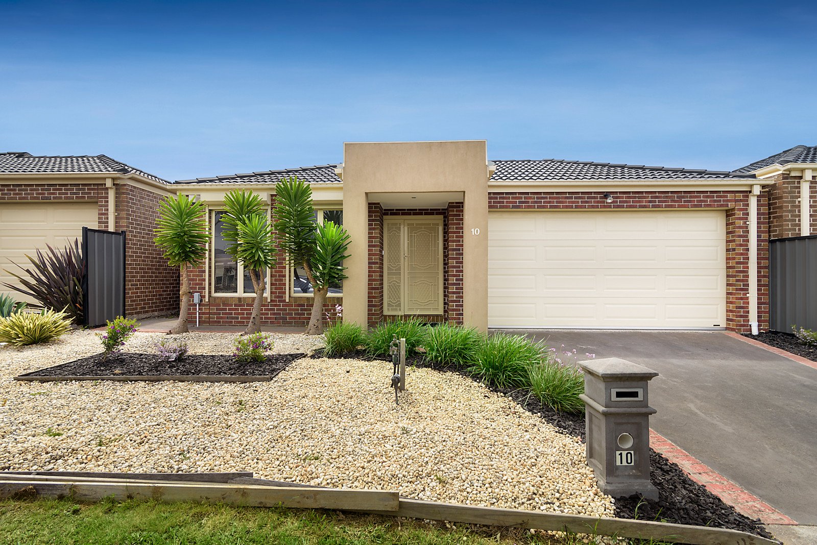 10 Snowden Place, Roxburgh Park VIC 3064