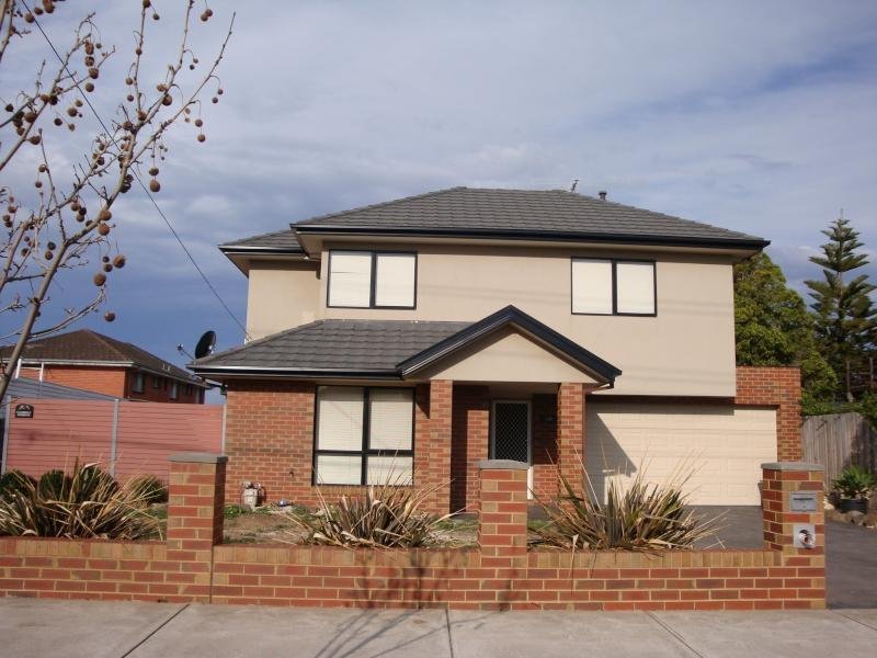 1/12 Cooper Street, ESSENDON VIC 3040