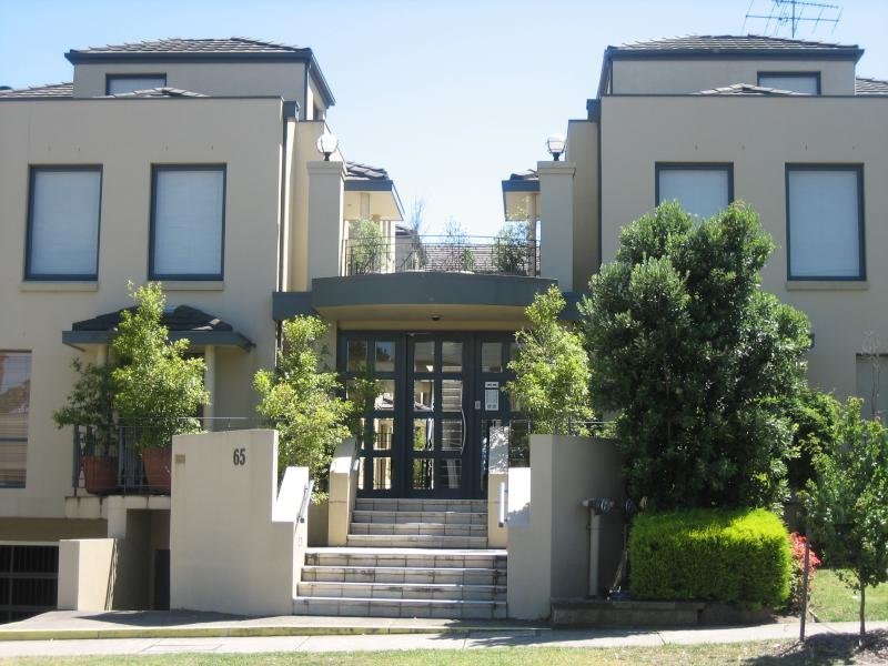 11/65-67 Cotham Road, KEW VIC 3101