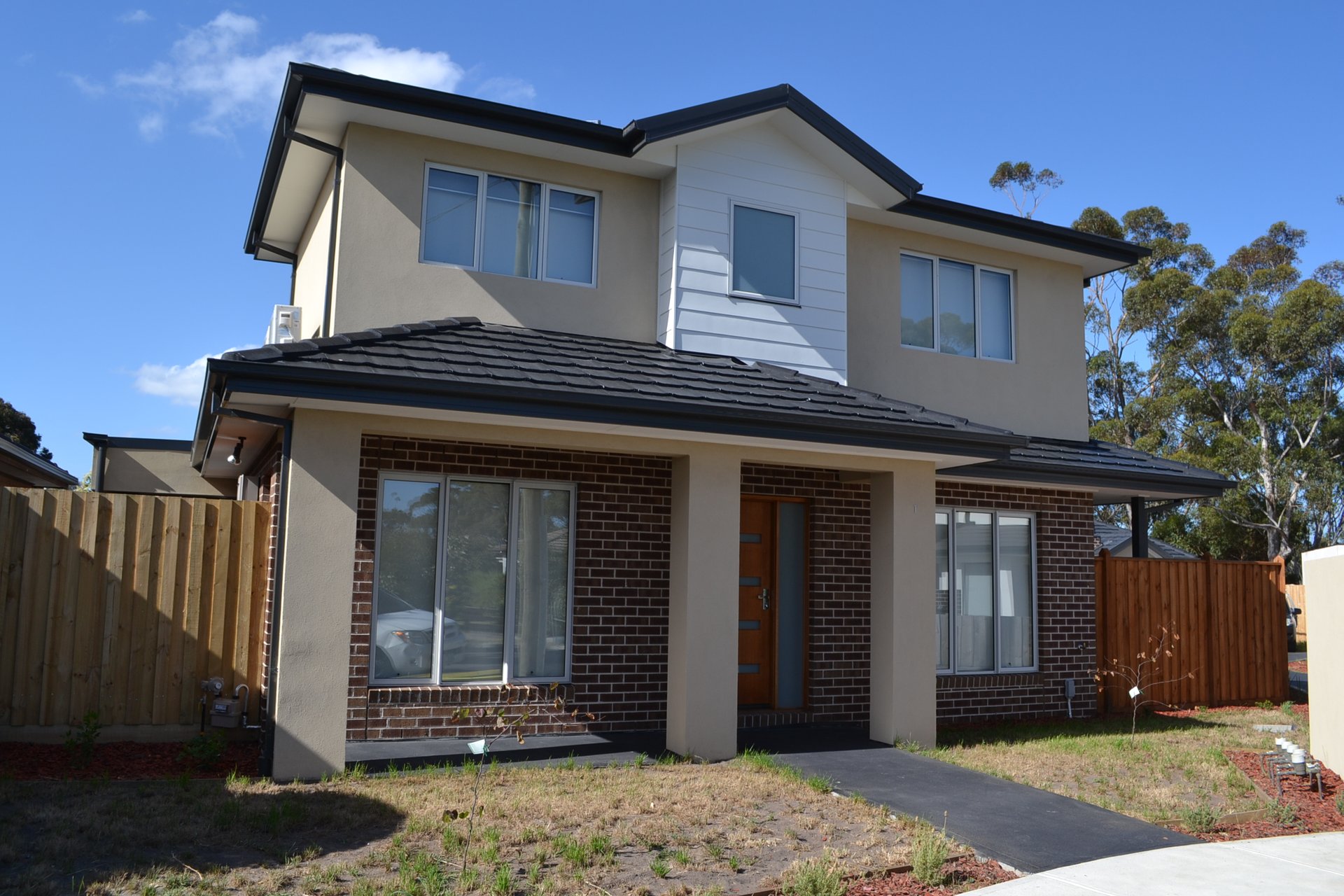 1/2 St James Street, HADFIELD VIC 3046