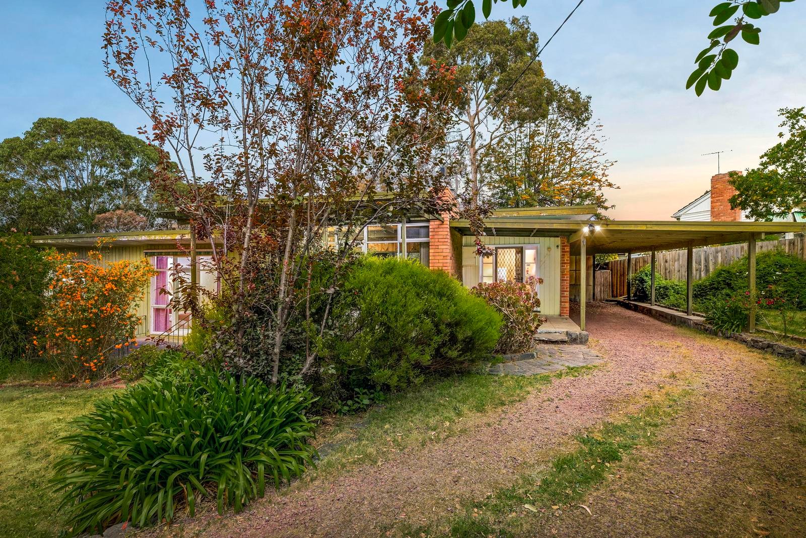 16 Macleod Parade, Macleod VIC 3085