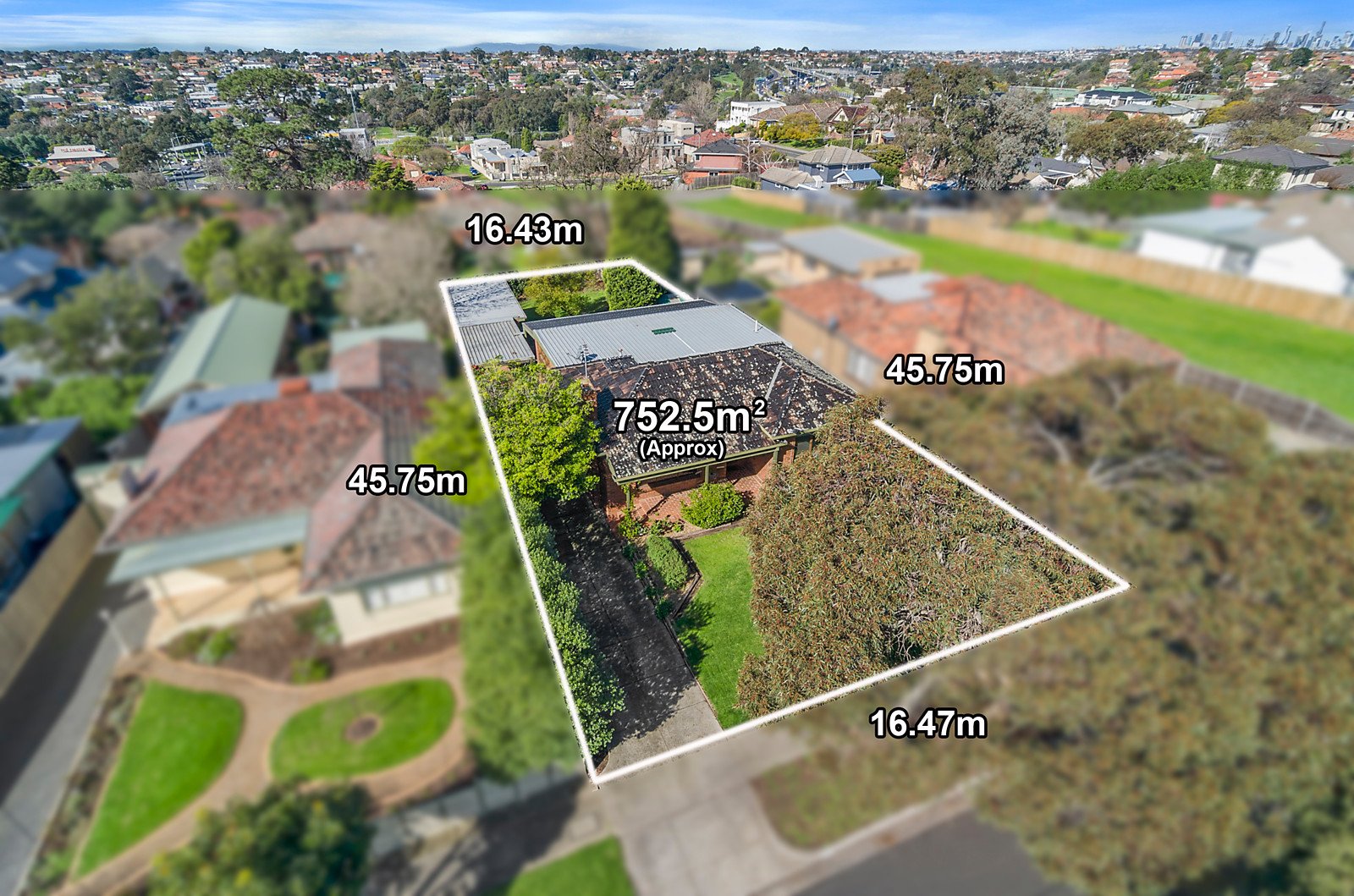 16 Wendora Street, Strathmore VIC 3041