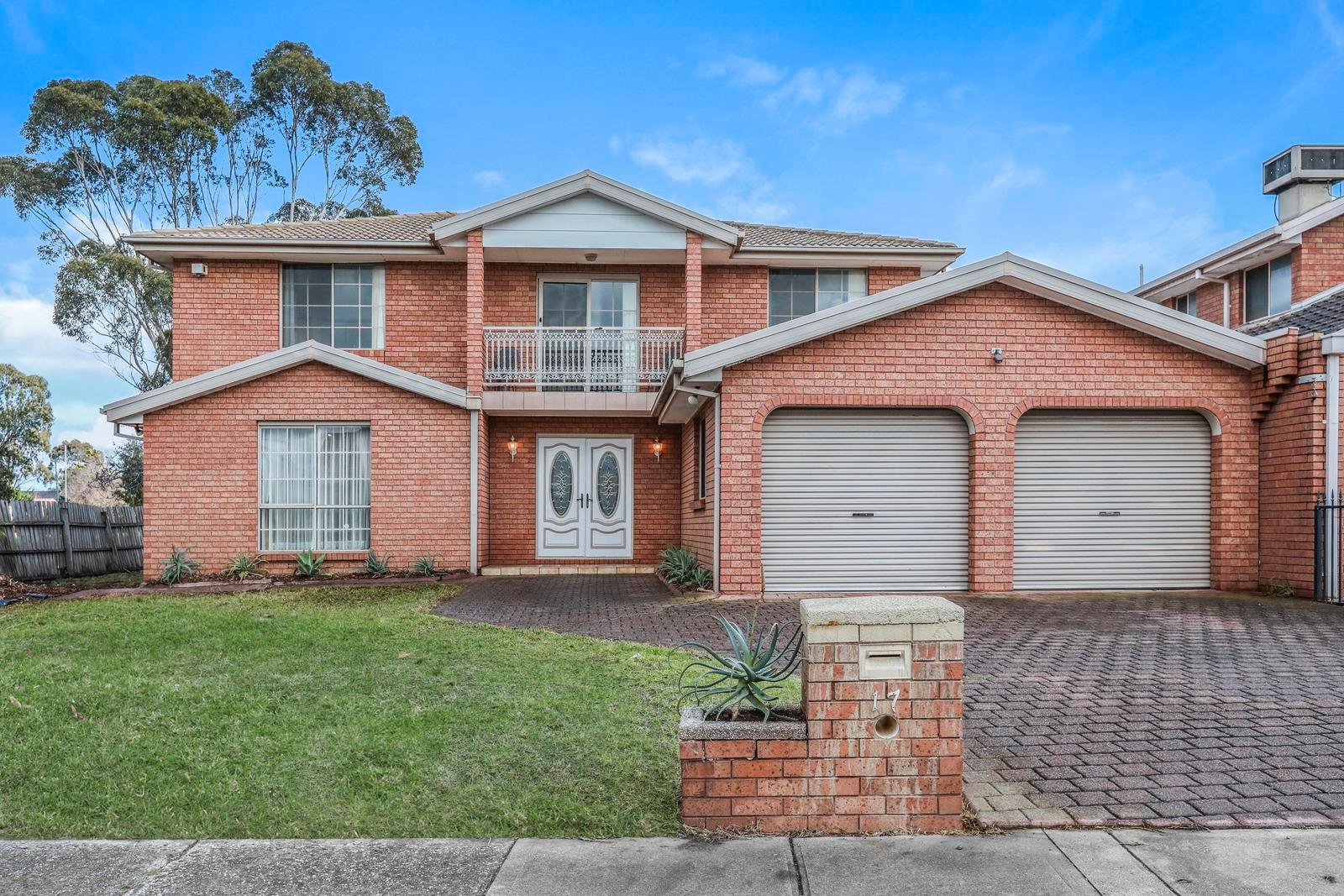 17 Verona Drive, Taylors Lakes VIC 3038