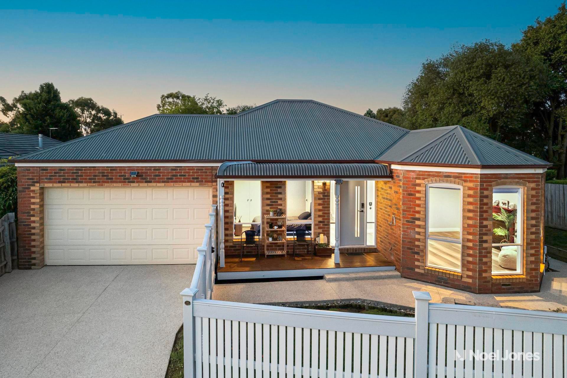 19 Eli Court, ROWVILLE VIC 3178 - Noel Jones