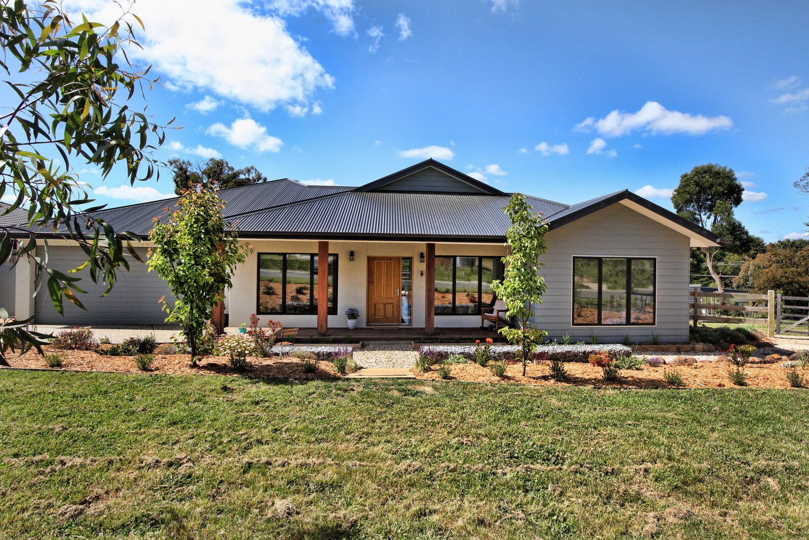 2 Edna Walling Boulevard, Woodend, VIC, 3442 | RT Edgar