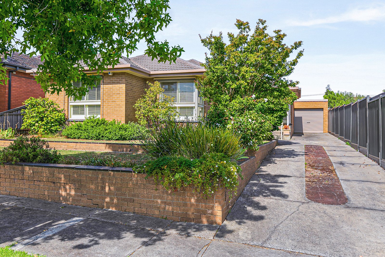 2 Rickard Street, Avondale Heights VIC 3034