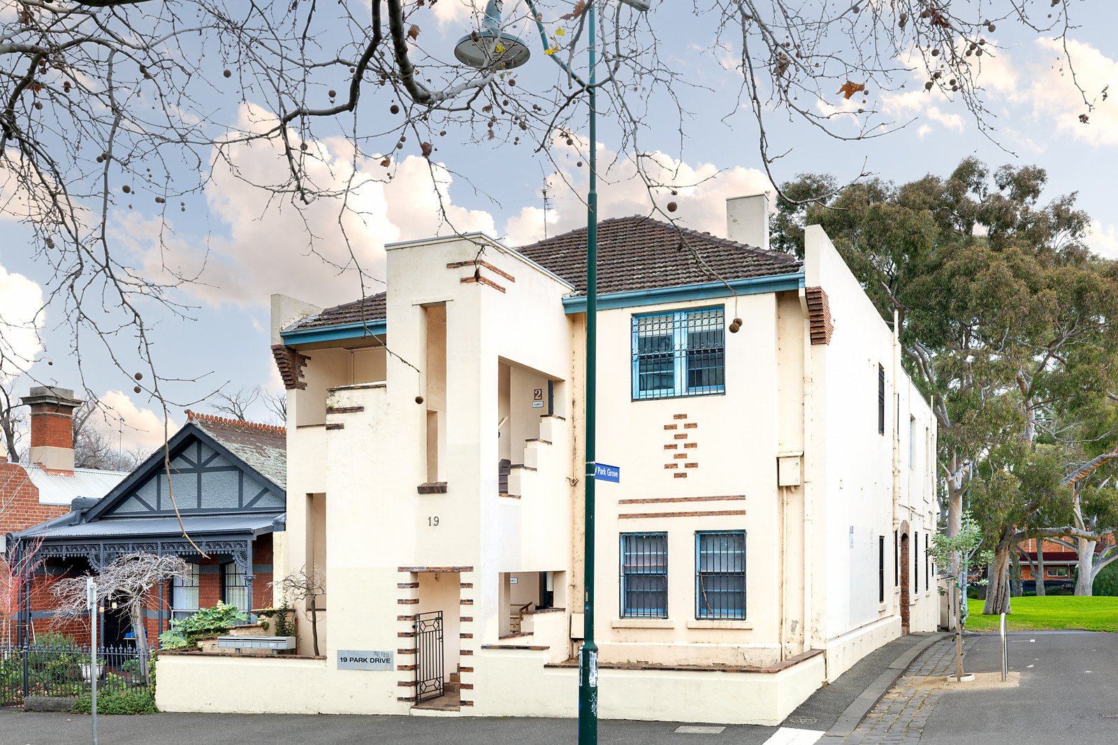 2/19 Park Drive, Parkville VIC 3052