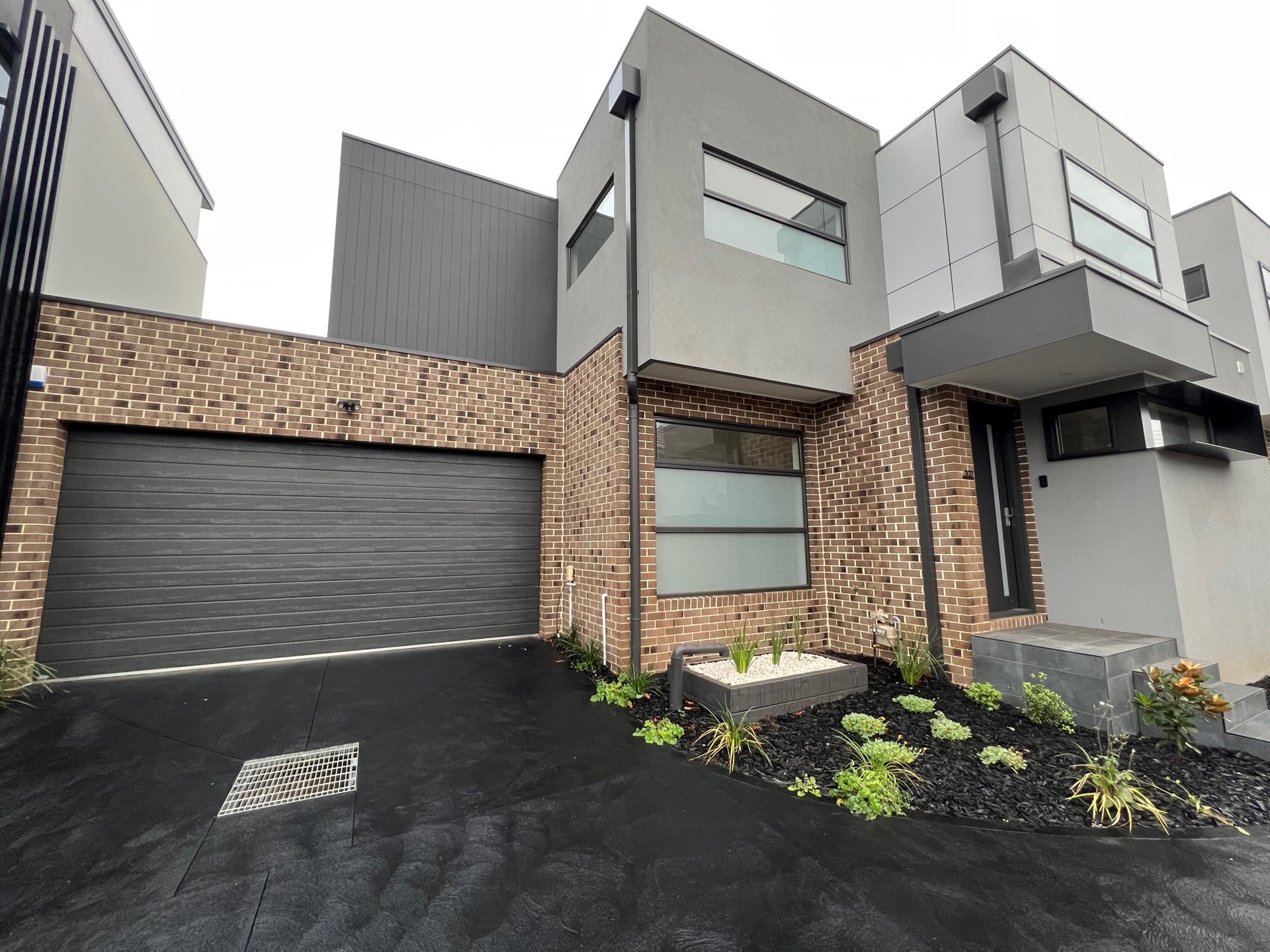 2/27 Emerald Street, Essendon West VIC 3040