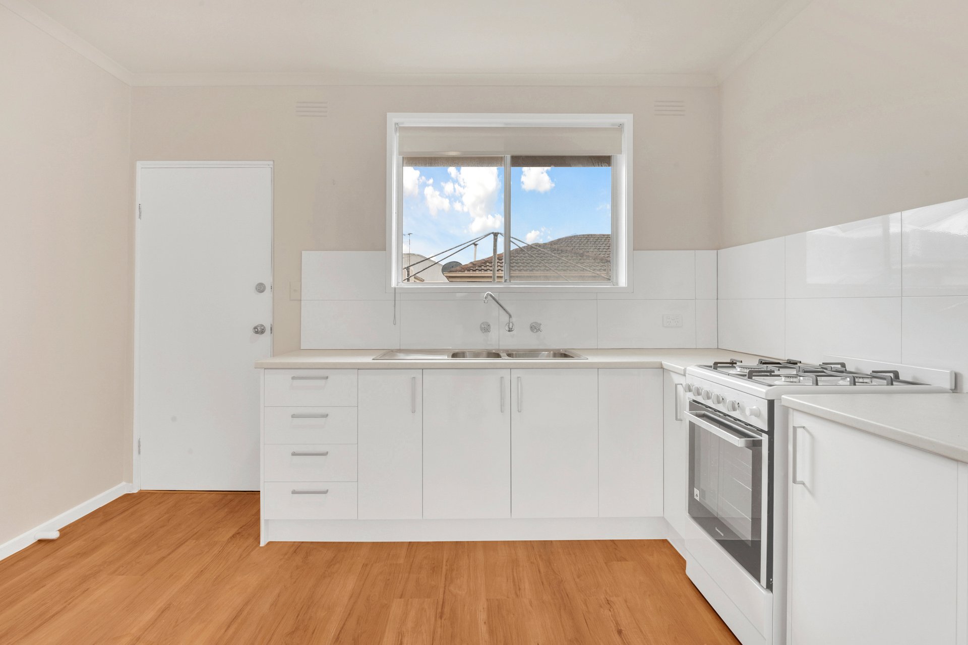 2/945 High Street, Reservoir VIC 3073