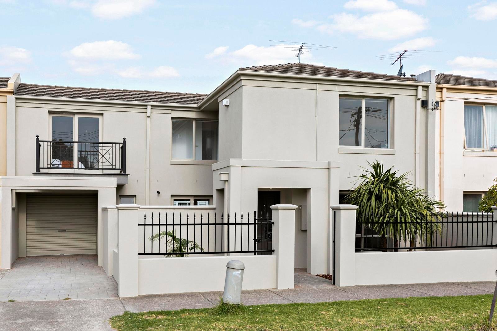 2a Gilbertson Street, Essendon VIC 3040