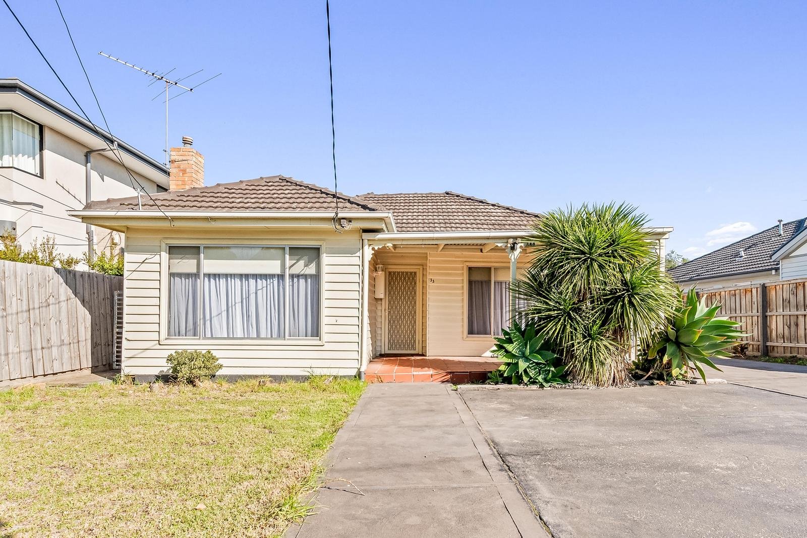 33 Hanley Street, Avondale Heights VIC 3034