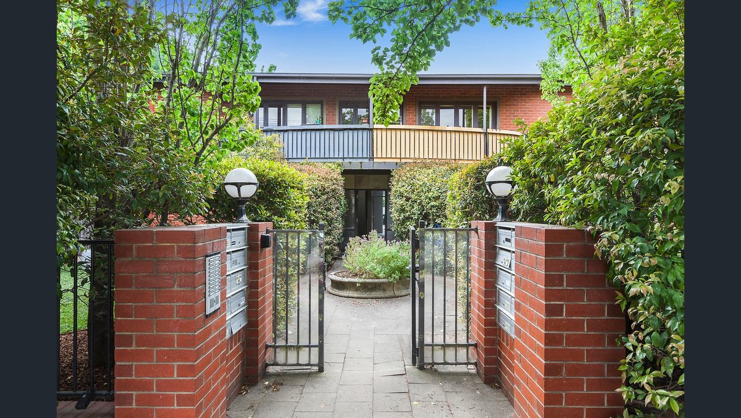 5/27 The Grove, COBURG VIC 3058