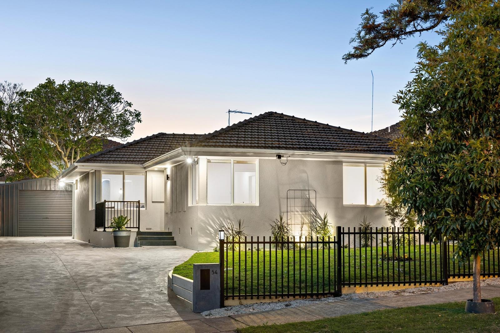 54 Riviera Road, Avondale Heights VIC 3034