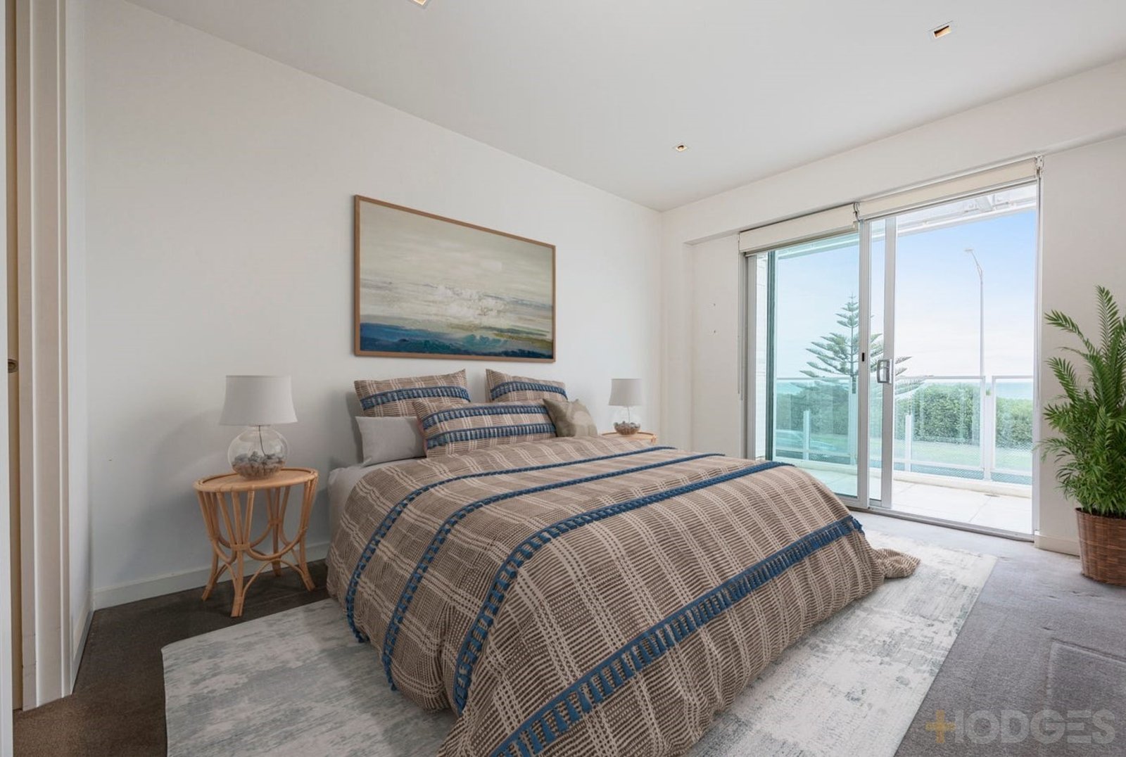 57 / 15 Beach Road Hampton - Hodges