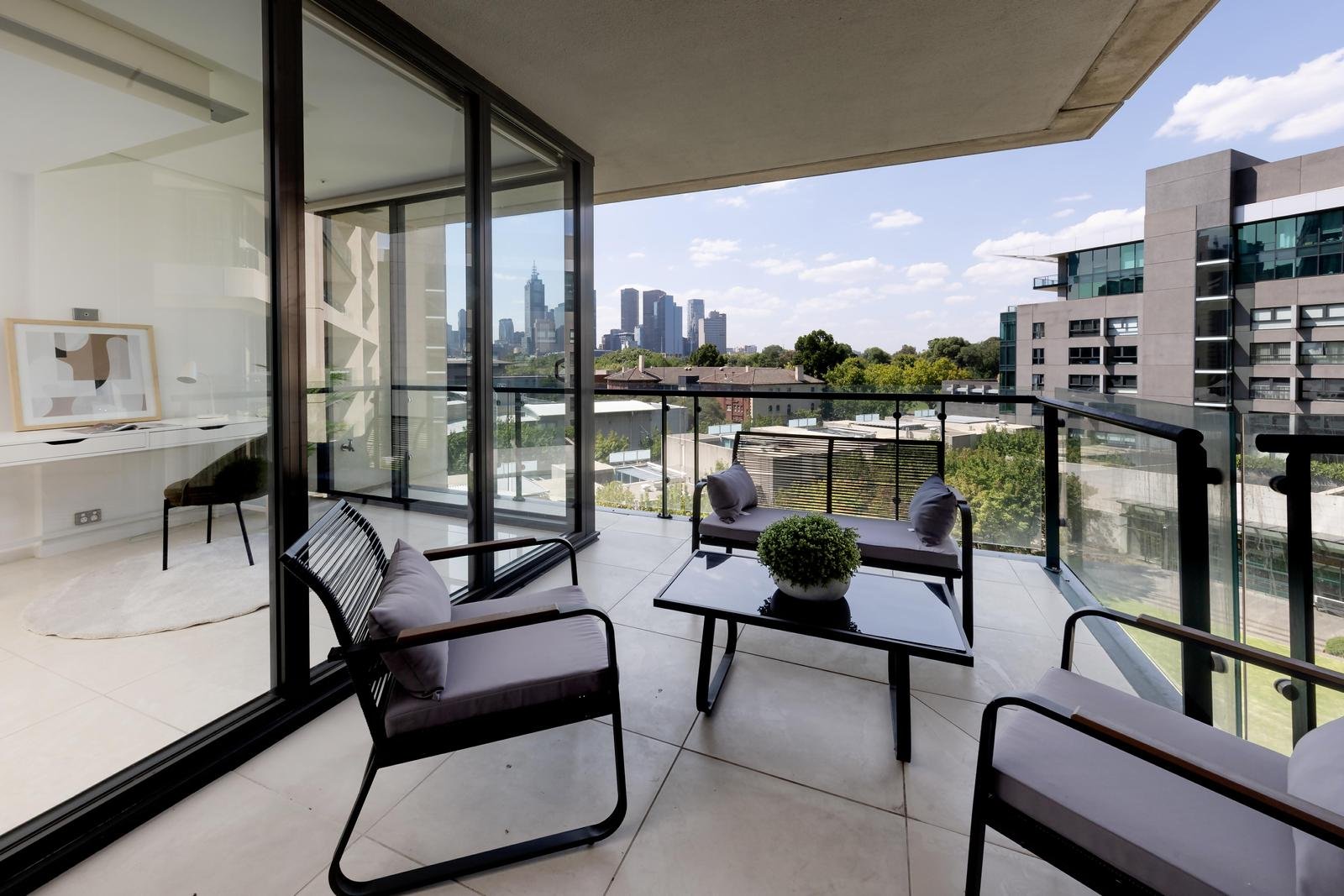 607/250 St Kilda Road, Southbank VIC 3006