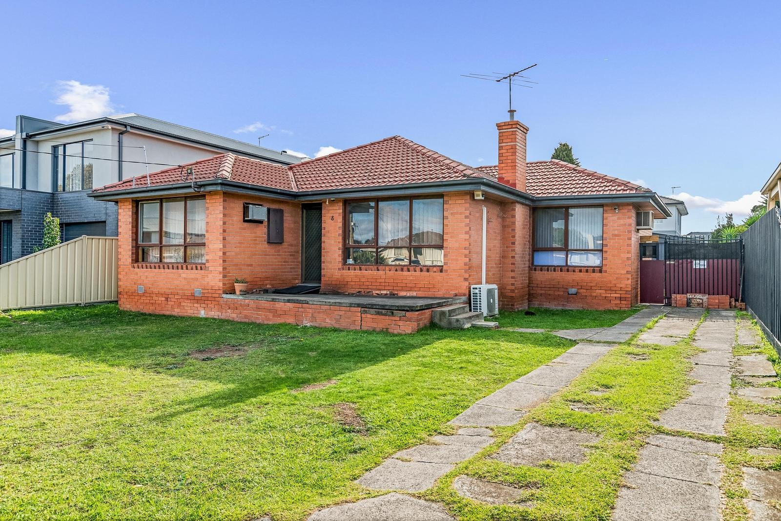 8 Cornwall Street, Avondale Heights VIC 3034