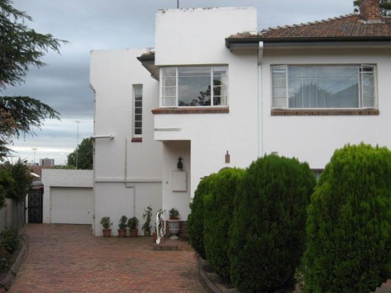 8 Hyton Crescent, KEW VIC 3101