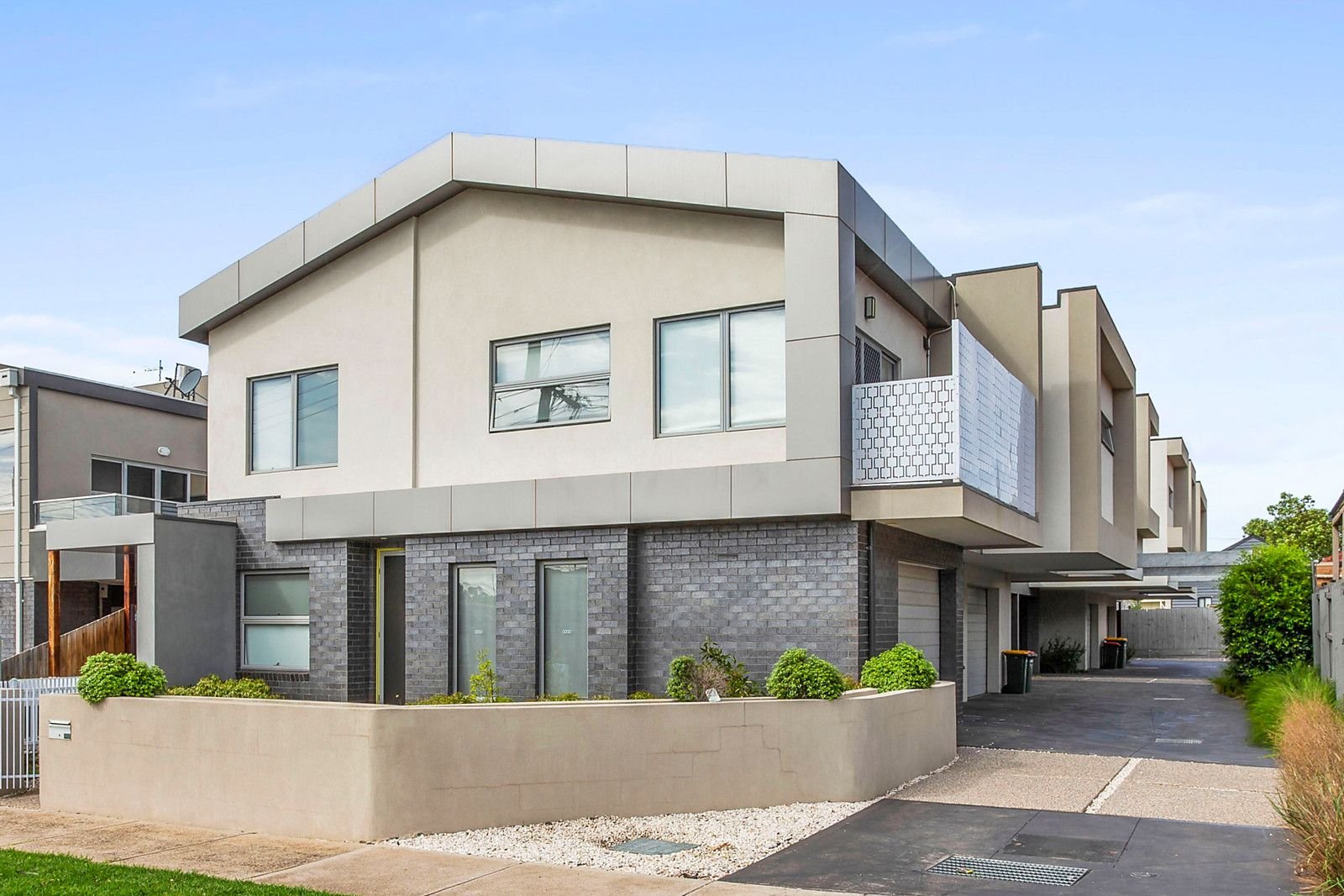 8/5 Queen Street, Essendon VIC 3040