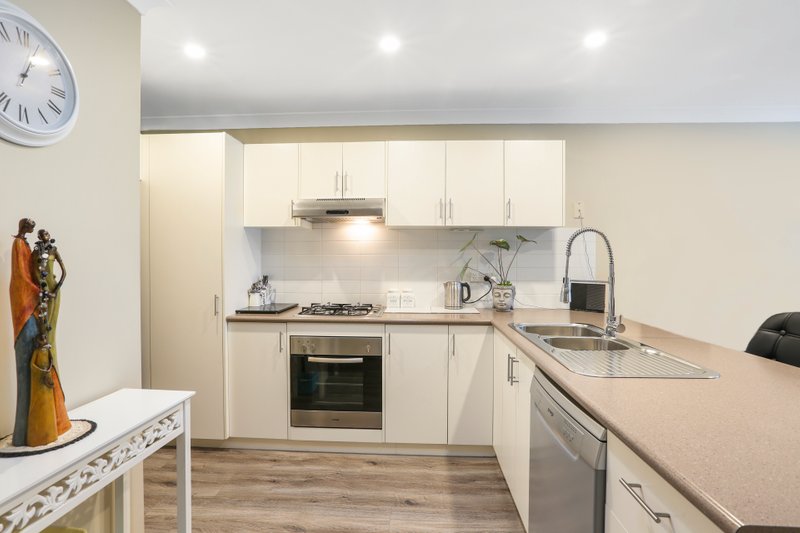 11 Mountainview Mews, ALBION PARK NSW 2527