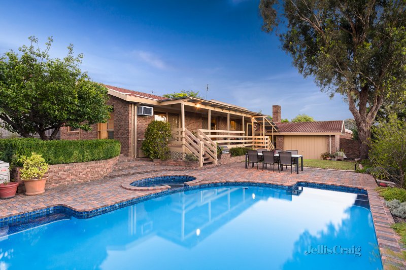 12 Maxine Drive, St Helena, VIC 3088 - House for Sale