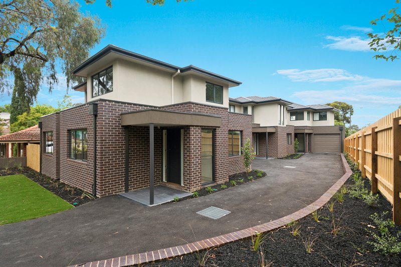 1/2 Young Street, Ivanhoe - 3 bed, 2 bath Townhouse for Lease
