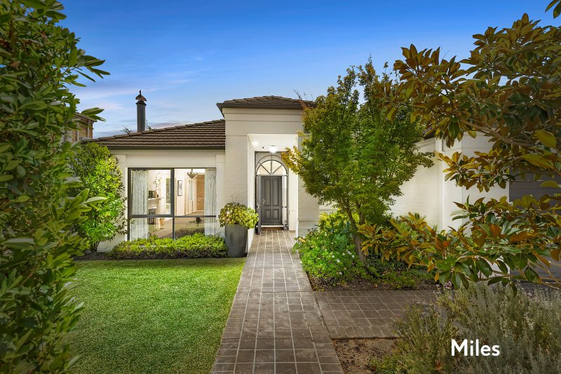 13 Pilbara Mews, Bulleen - 4 bed, 2 bath House for Sale