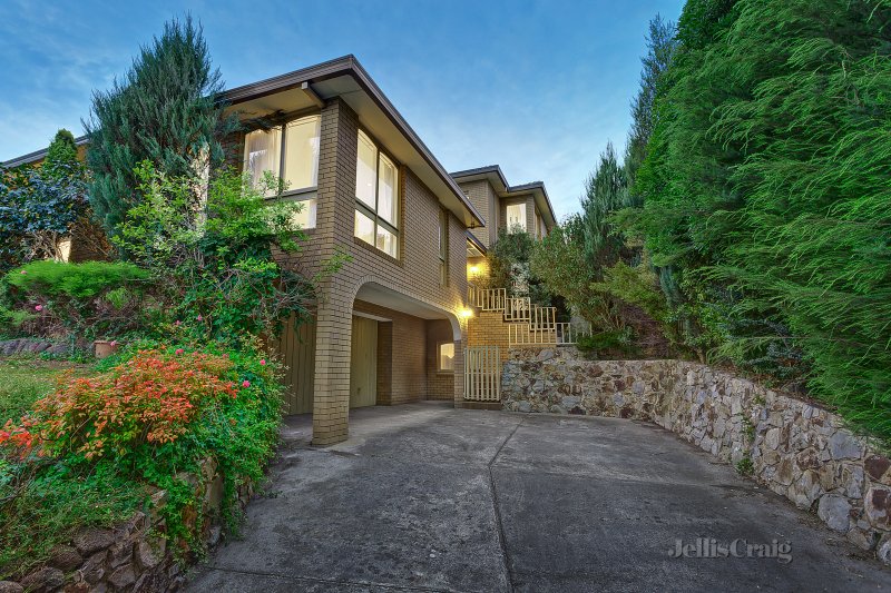 17 Oxford Street, Mount Waverley, VIC 3149 - House for Sale